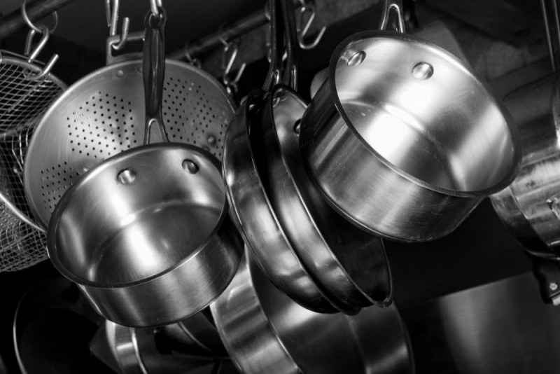 Czy rondle ze stali nierdzewnej są lepsze od aluminiowych?